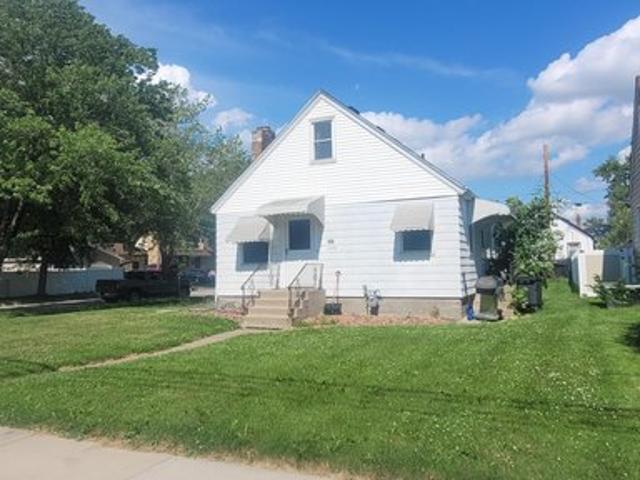 1064 Oakdale Ave, West Saint Paul, MN 55118