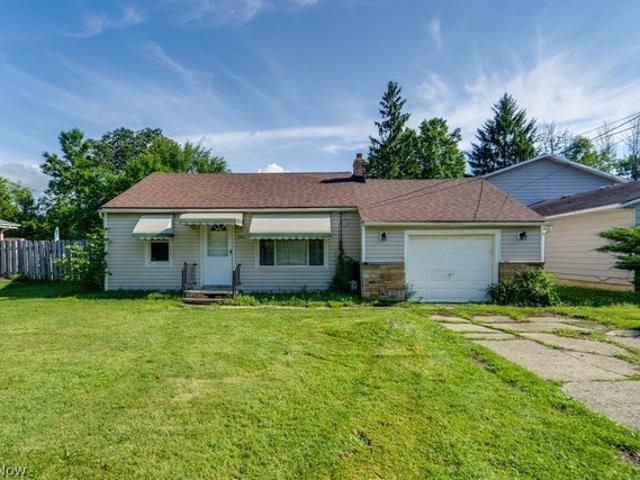 1064 Orchard Ave, Aurora, OH 44202