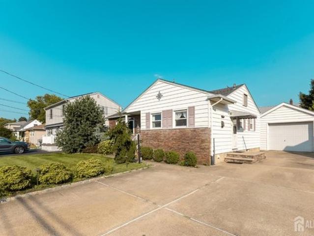 1064 Bordentown Ave, Sayreville, NJ 08859