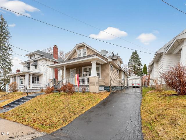 1064 Lexington Avenue