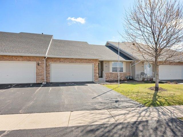 1064 Rose Dr, Sycamore, IL 60178