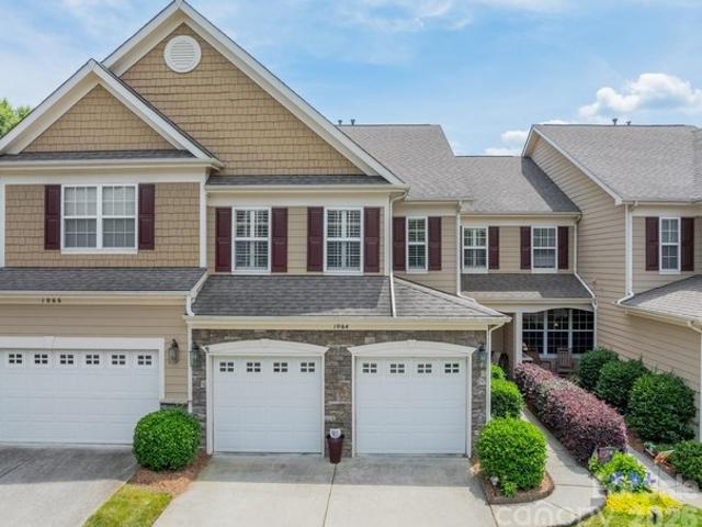 1064 Silver Gull Dr, Tega Cay, SC 29708