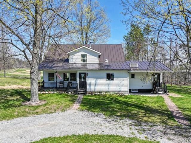 1064 W Helmer Lake Rd, Elmer Township, MI 48647