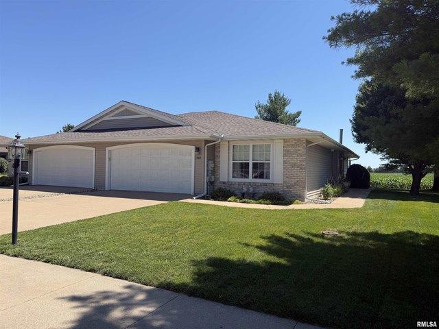 1064 Willow Rd, Macomb, IL 61455