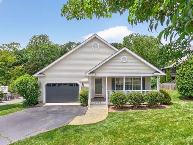 1064 Wintergreen Ln, Charlottesville, VA 22903