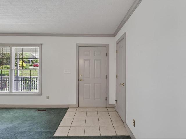 1064 Wintergreen Ln