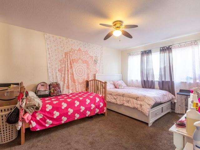 1064 15th Ave, Redwood City, CA 94063