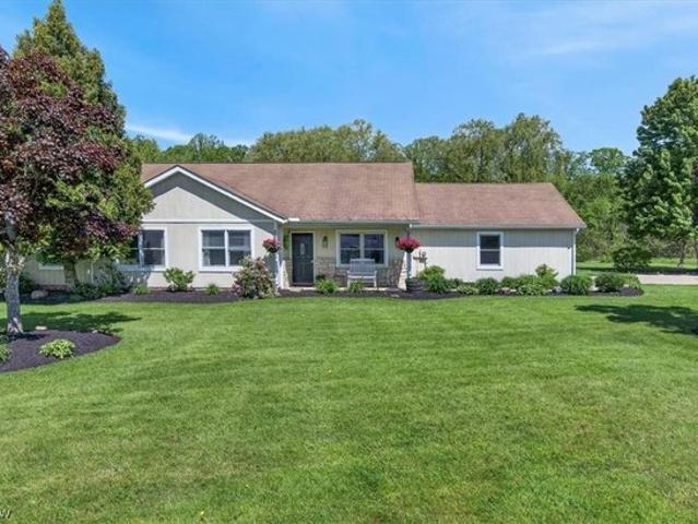 10650 Holi Dale Dr, Chardon, OH 44024