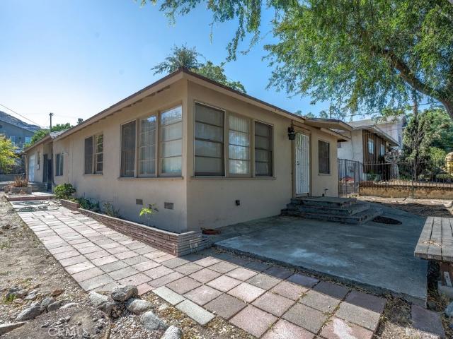 10652 Commerce