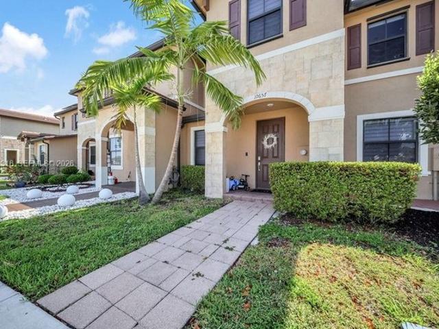 10657 W 32nd Ln, Hialeah, FL 33018