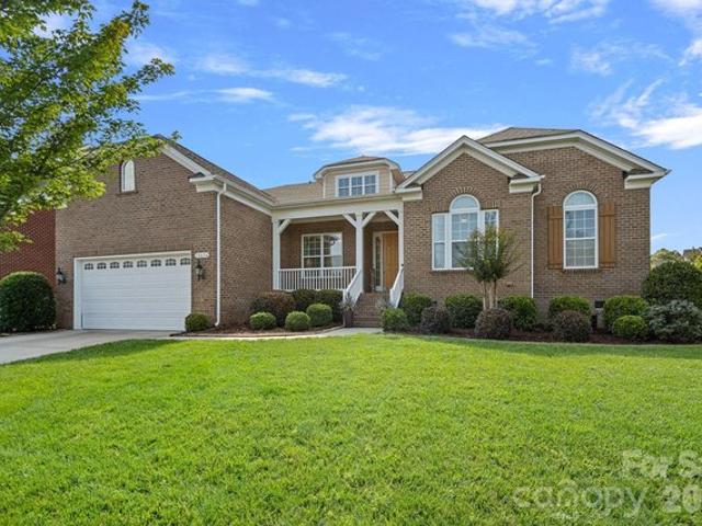 10654 Rippling Stream Dr NW, Concord, NC 28027