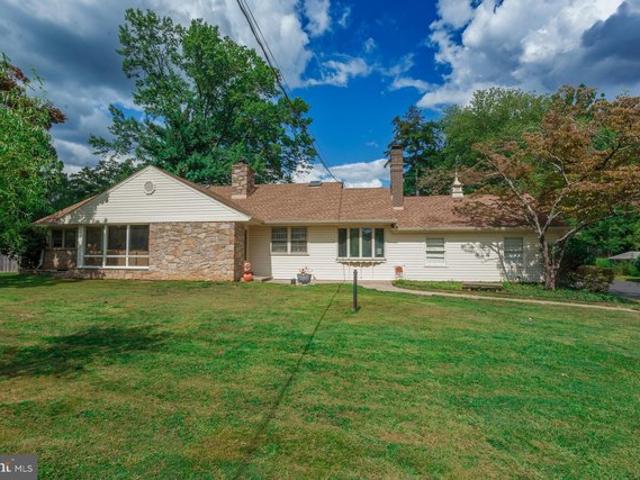 1065 Bristol Rd, Southampton, PA 18966