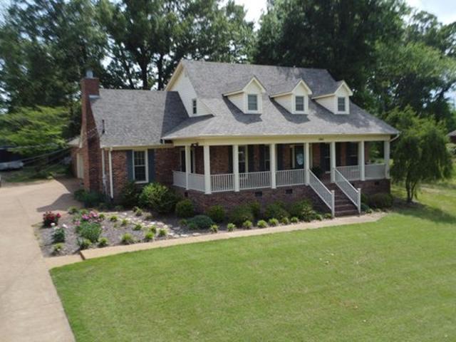 1065 Cooper Dr, Dyersburg, TN 38024