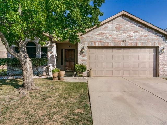 1065 Harriman Dr, Saginaw, TX 76131