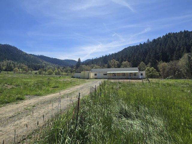 1065 Panther Gulch Rd, Williams, OR 97544