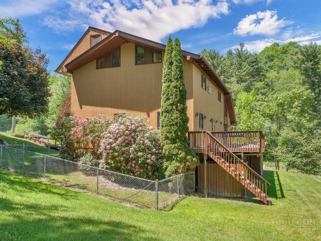 1065 Ravens Ridge Circle