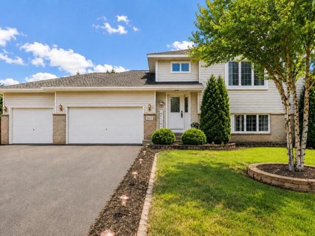 1065 rd Cir NE, East Bethel, MN 55005