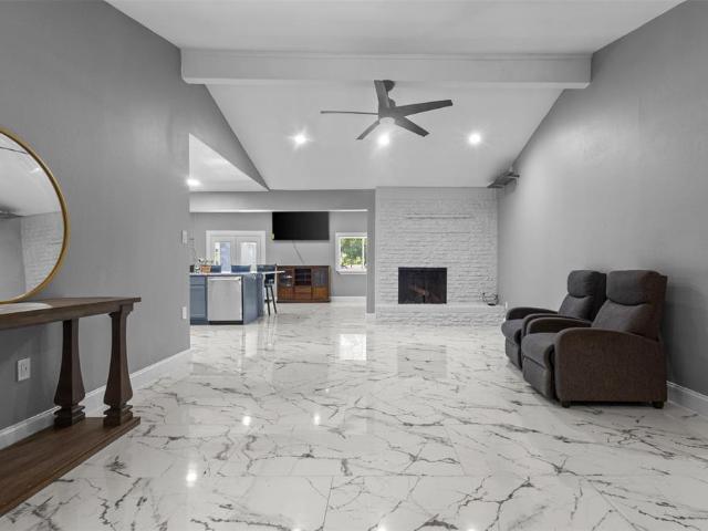 1065 Sunset Circle