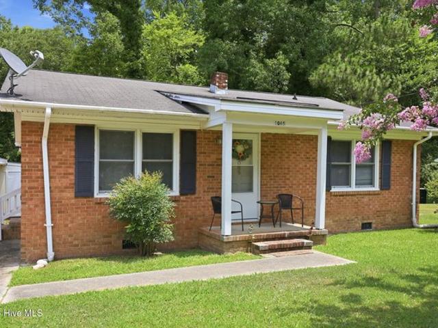 1065 Shadow Ln, Williamston, NC 27892