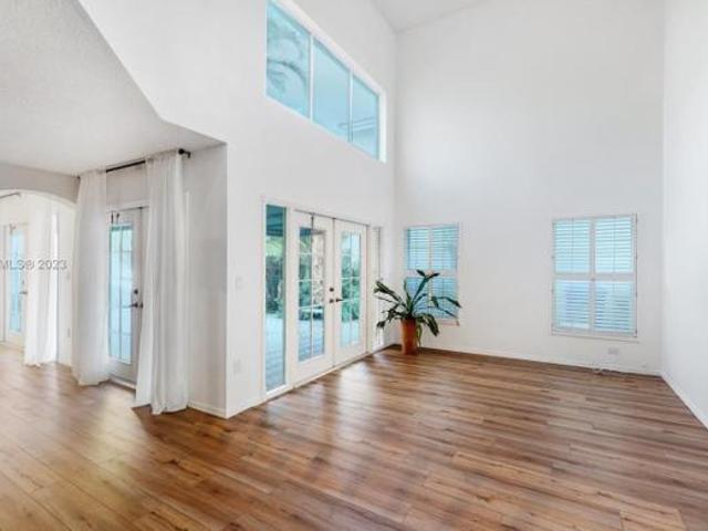 1065 Silverbell St, Hollywood, FL 33019