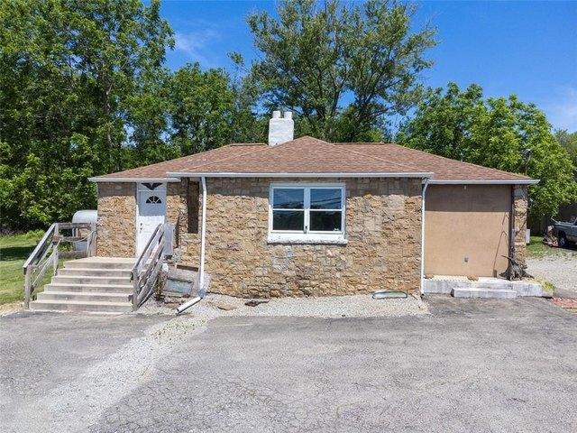 1065 University Dr, Connellsville, PA 15425