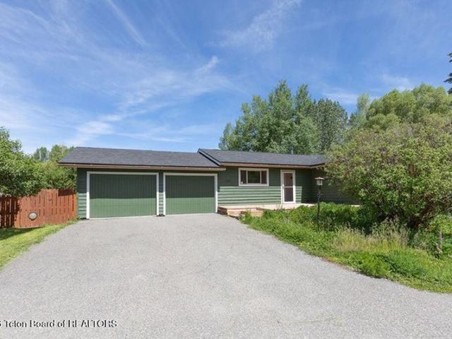 1065 W Longhorn Dr, Jackson, WY 83001