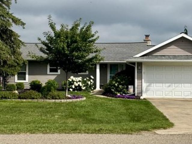 10660 Glendalough Ln, Cement City, MI 49233