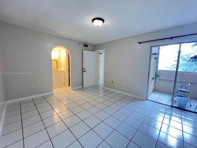 10661 SW 108th Ave #4E, Miami, FL 33176