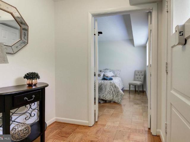 10667 Montrose Avenue # 4