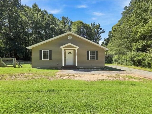 10664 Magnet Dr, Smithfield, VA 23430