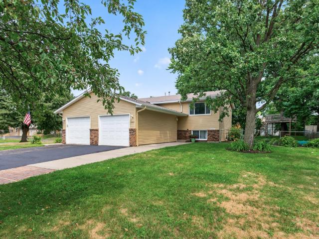 10665 Hummingbird Street NW