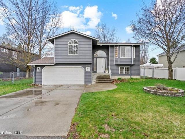 10665 N Oxford Dr, Hayden, ID 83835