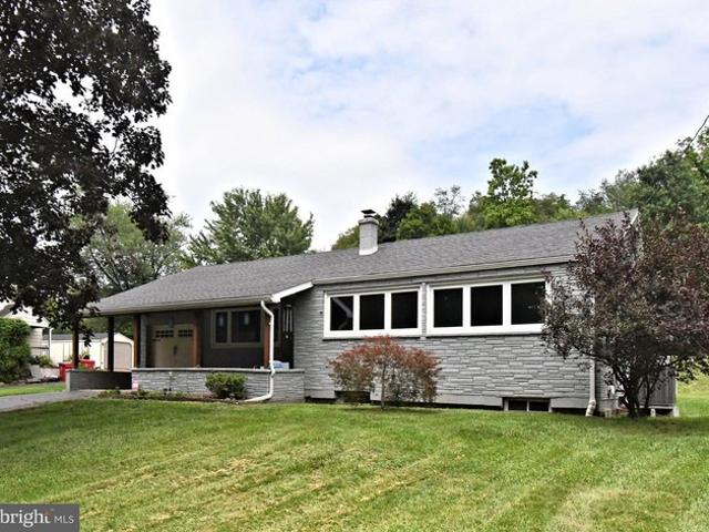 1066 Manatawny St, Pottstown, PA 19464