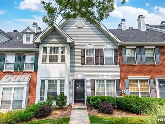 1066 Chedworth Cir, Mahwah, NJ 07430