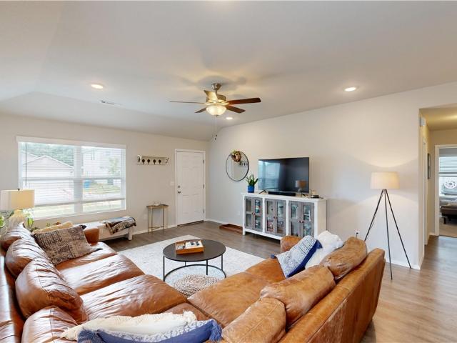 1066 E Sparrow Circle