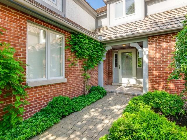 1066 Franz Dr, Lake Forest, IL 60045