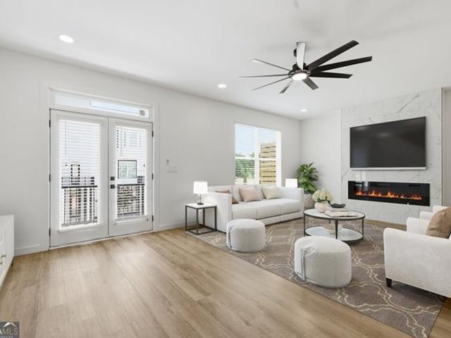 1066 Glen Opal Dr, Decatur, GA 30032