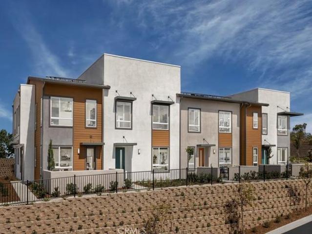 1066 Kendale Way, Vista, CA 92081