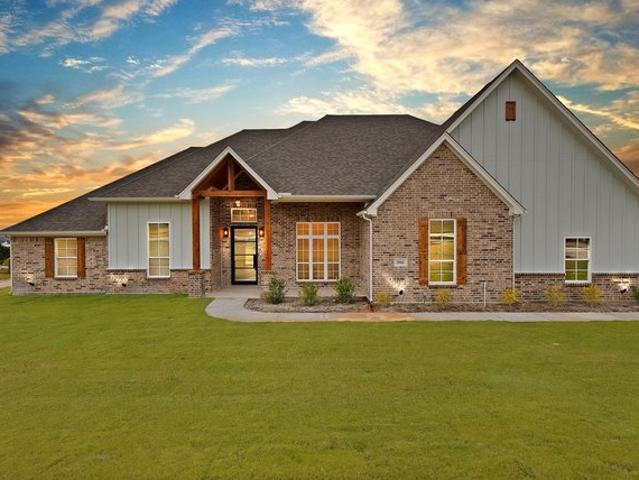 1066 Kingsley Ct, Weatherford, TX 76087