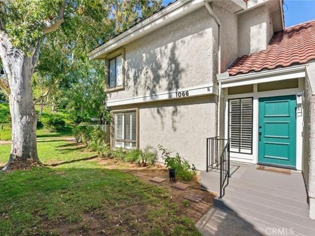 1066 Sunwood Ln, Oak Park, CA 91377