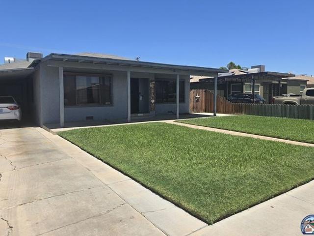 1066 W Heil Ave, El Centro, CA 92243