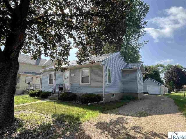1066 1st Ave S, Saint James, MN 56081