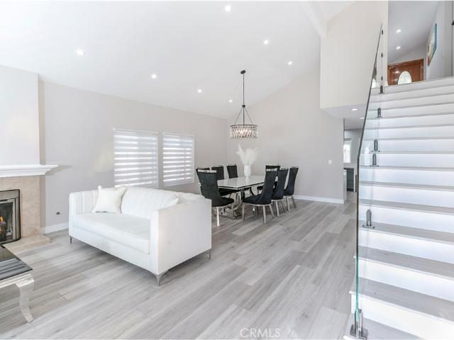 10670 Deering Ave, Chatsworth, CA 91311 | MLS #SR26043 | Compass