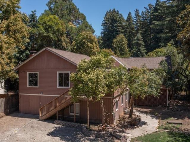 10671 Forest Hills Rd, Forestville, CA 95436