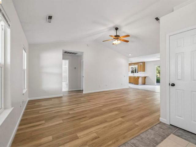 10677 Oak Leaf Ct