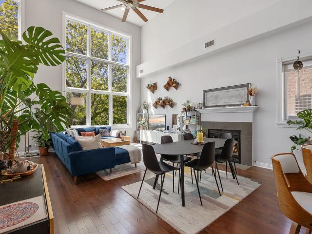 1067 N Hermitage Avenue # 3