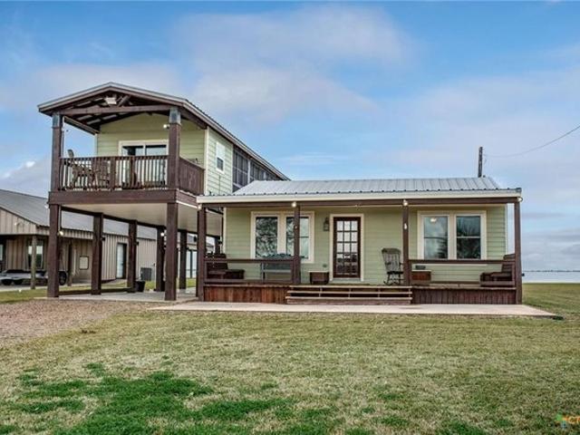 1067 County Road 307 N, Port Lavaca, TX 77979