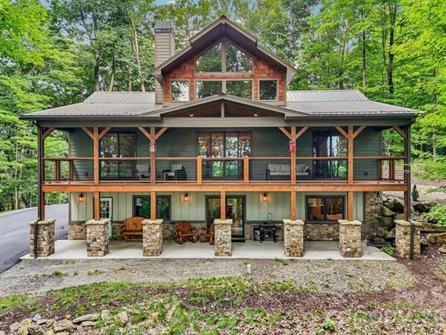 1067 English Ridge Dr, Mars Hill, NC 28754