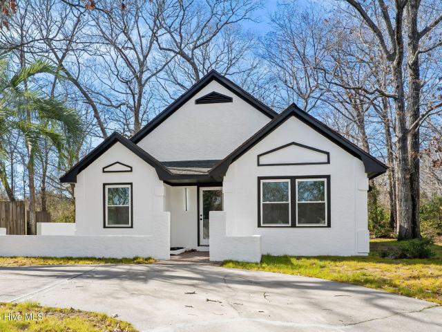 1067 Hickory Trail