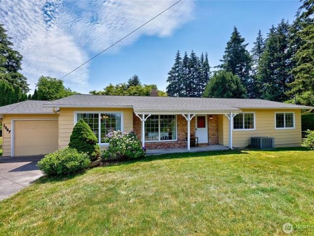 1067 Swanson Way NE, Poulsbo, WA 98370